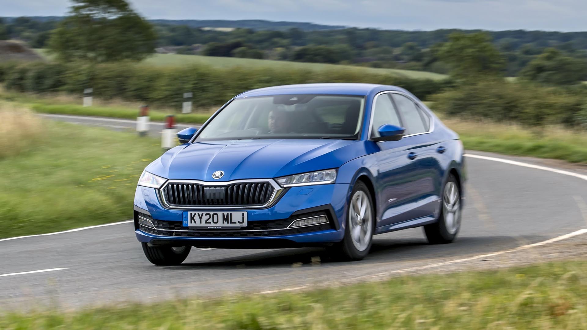 SKODA Octavia Review & Prices 2023 | AutoTrader UK
